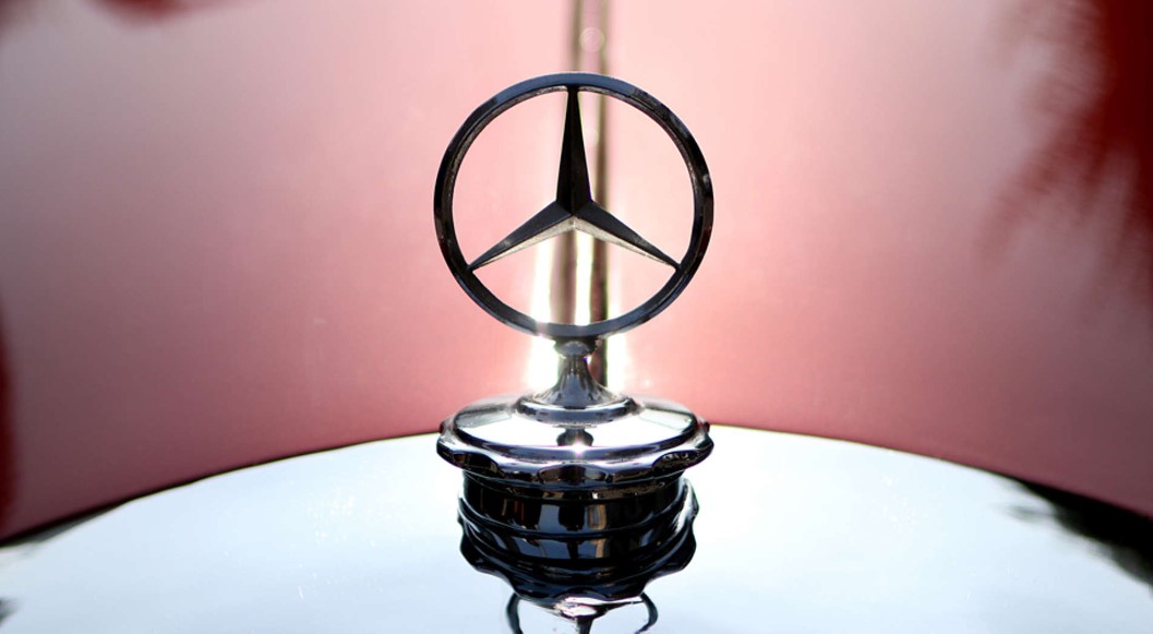 Mercedes-Benz first to sell vehicles in California with hands-free ...